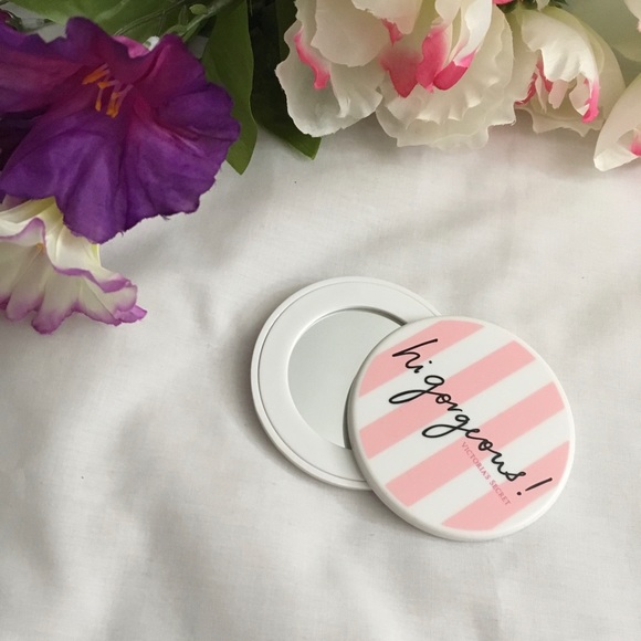 Victoria's Secret | Makeup | Bogo Victorias Secret Swivel Compact ...